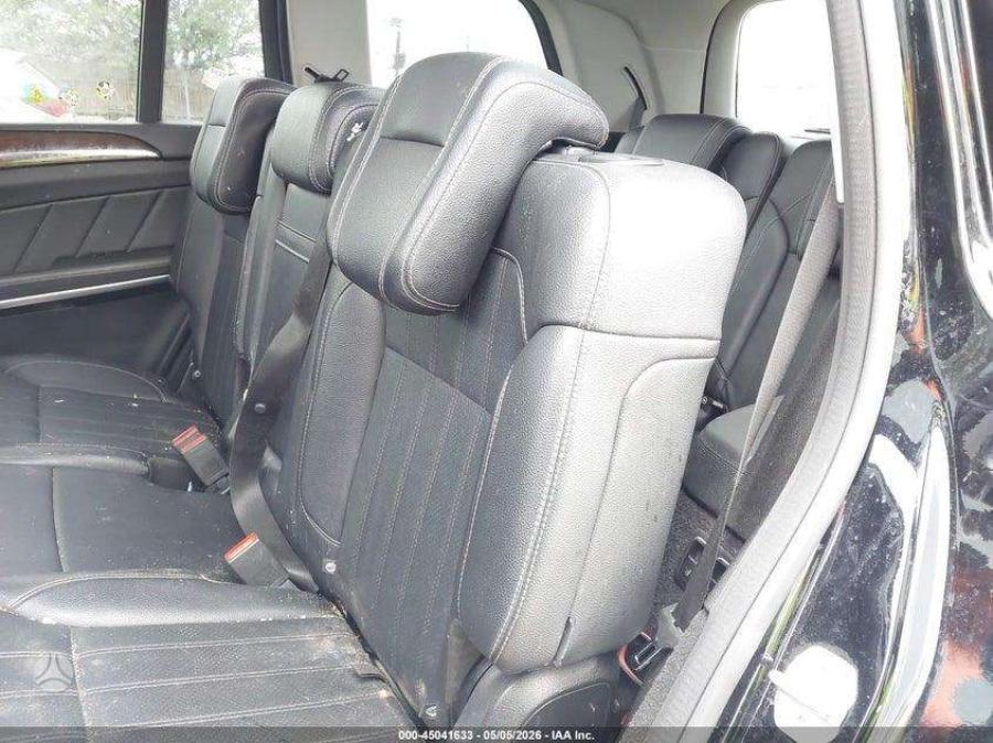 Black Mercedes-Benz GL 450 2014 in Kaunas, with an engine capacity of 4.70 L and mileage of 173 thousand km for 8300 €, photo 12 on AUTOMOTO.COM.LV
