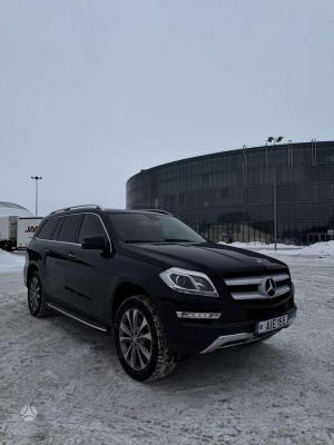 Black Mercedes-Benz GL 450 2015 in Siauliai, with an engine capacity of 3.00 L and mileage of 186 thousand km for 17500 €, photo  on AUTOMOTO.COM.LV