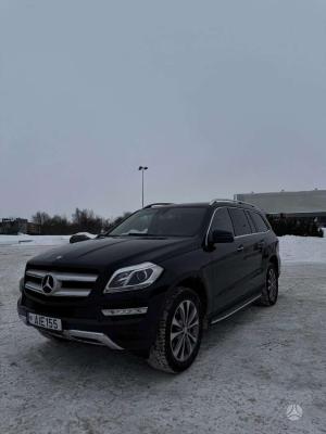 Black Mercedes-Benz GL 450 2015 in Siauliai, with an engine capacity of 3.00 L and mileage of 186 thousand km for 17500 €, photo 2 on AUTOMOTO.COM.LV