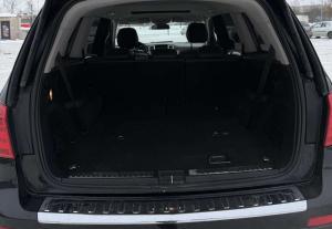 Black Mercedes-Benz GL 450 2015 in Siauliai, with an engine capacity of 3.00 L and mileage of 186 thousand km for 17500 €, photo 7 on AUTOMOTO.COM.LV
