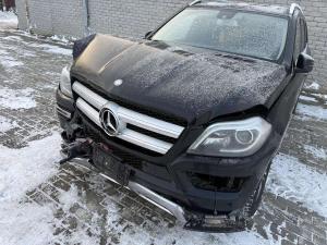 Melns Mercedes-Benz GL 450 2015 Telšiai, ar dzinēja tilpumu 3.00 L un nobraukumu 201 tūkst. km par 10500 €, foto 8 vietnē AUTOMOTO.COM.LV