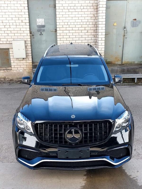 Black Mercedes-Benz GL 450 2015 in Siauliai, with an engine capacity of 3.00 L and mileage of 136 thousand km for 20800 €, photo 1 on AUTOMOTO.COM.LV