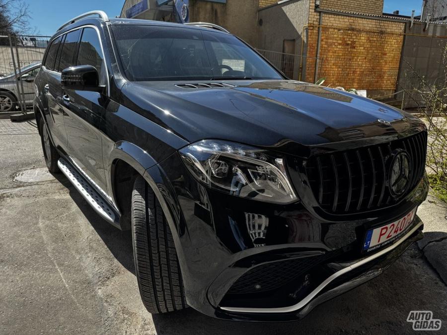 Black Mercedes-Benz GL 450 2015 in Siauliai, with an engine capacity of 3.00 L and mileage of 136 thousand km for 20800 €, photo 3 on AUTOMOTO.COM.LV