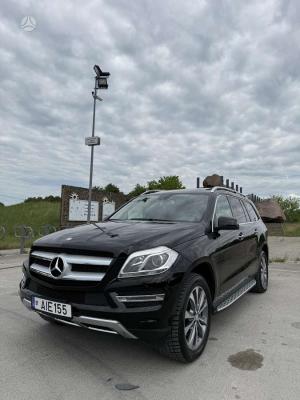 Melns Mercedes-Benz GL 450 2015 Šauļi, ar dzinēja tilpumu 3.00 L un nobraukumu 193 tūkst. km par 17000 €, foto  vietnē AUTOMOTO.COM.LV
