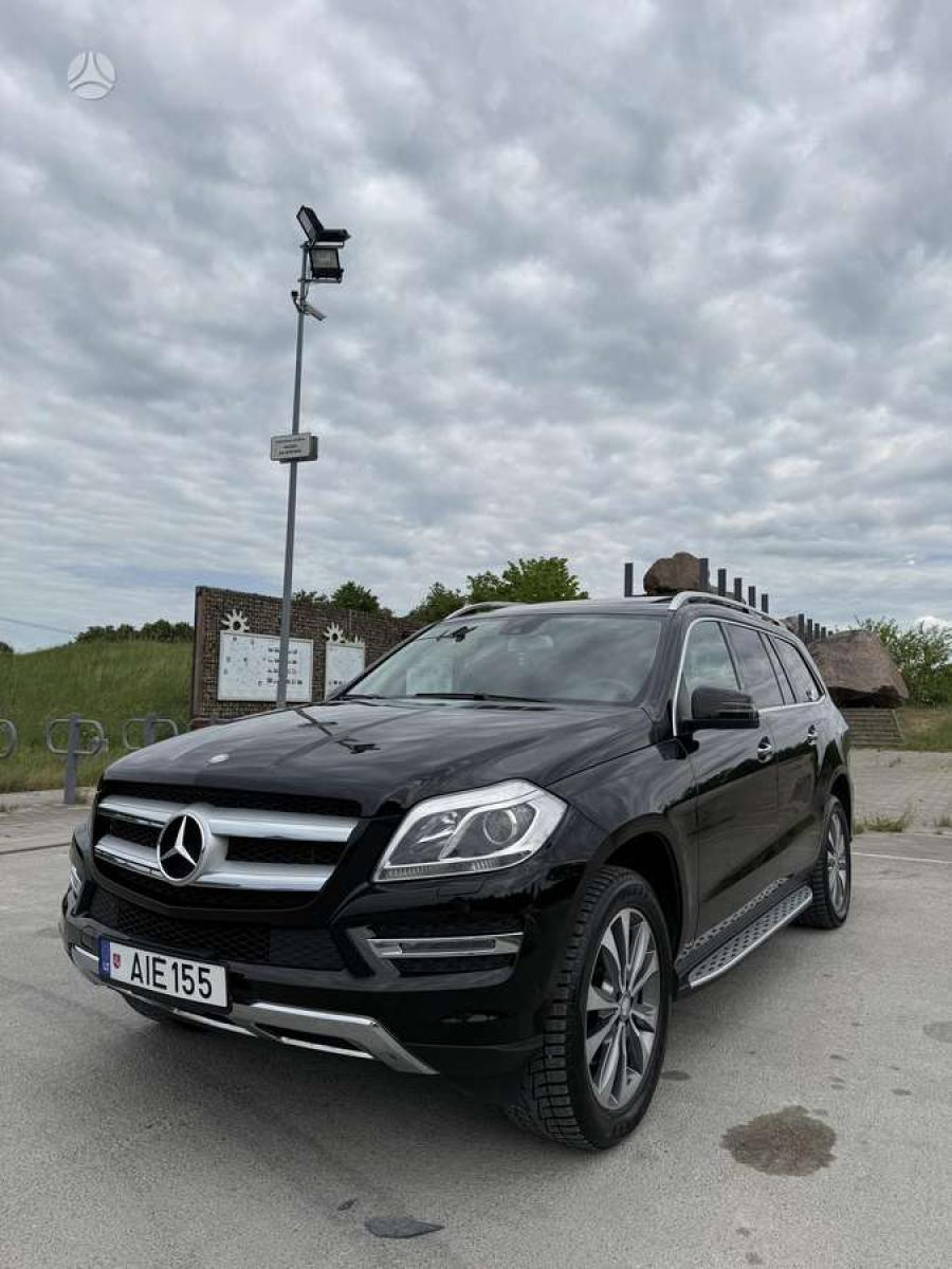 Black Mercedes-Benz GL 450 2015 in Siauliai, with an engine capacity of 3.00 L and mileage of 193 thousand km for 17000 €, photo 1 on AUTOMOTO.COM.LV