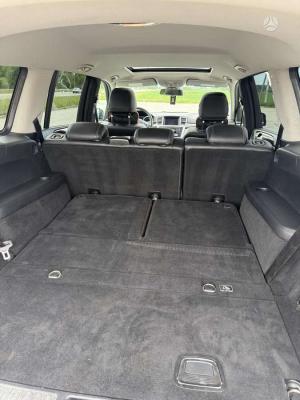 Black Mercedes-Benz GL 450 2015 in Siauliai, with an engine capacity of 3.00 L and mileage of 193 thousand km for 17000 €, photo 9 on AUTOMOTO.COM.LV