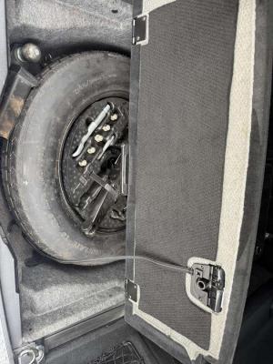 Black Mercedes-Benz GL 450 2015 in Siauliai, with an engine capacity of 3.00 L and mileage of 193 thousand km for 17000 €, photo 10 on AUTOMOTO.COM.LV
