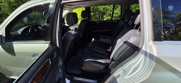 Blue Mercedes-Benz GL 450 2010 in Vilnius, with an engine capacity of 4.66 L and mileage of 324 thousand km for 7500 €, photo 5 on AUTOMOTO.COM.LV