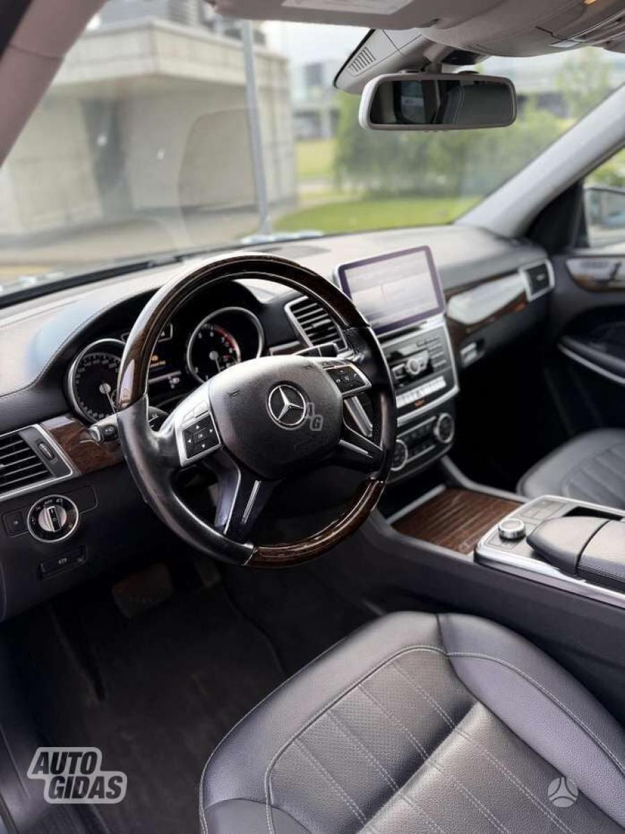 Zils Mercedes-Benz GL 450 2013 Kauņa, ar dzinēja tilpumu 4.70 L un nobraukumu 200 tūkst. km par 16400 €, foto 13 vietnē AUTOMOTO.COM.LV