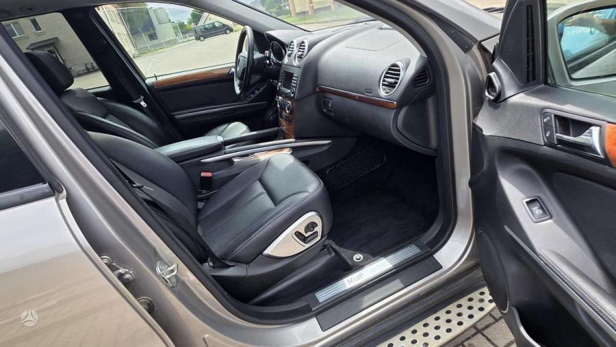 Mercedes-Benz GL 450 2007 Klaipėda, ar dzinēja tilpumu 4.70 L un nobraukumu 302 tūkst. km par 3990 €, foto 3 vietnē AUTOMOTO.COM.LV