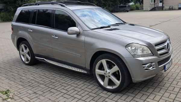 Mercedes-Benz GL 450 2007 in Klaipeda, with an engine capacity of 4.70 L and mileage of 302 thousand km for 3990 €, photo 5 on AUTOMOTO.COM.LV