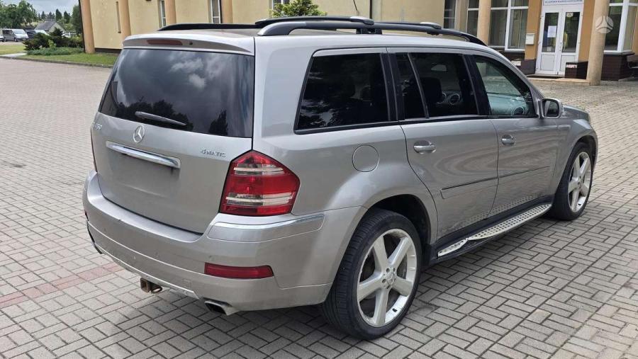 Mercedes-Benz GL 450 2007 Klaipėda, ar dzinēja tilpumu 4.70 L un nobraukumu 302 tūkst. km par 3990 €, foto 8 vietnē AUTOMOTO.COM.LV