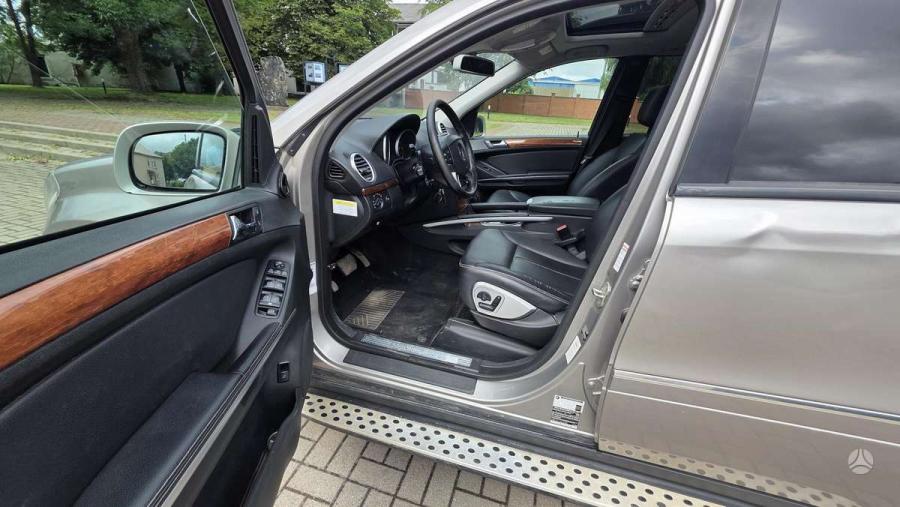 Mercedes-Benz GL 450 2007 Klaipėda, ar dzinēja tilpumu 4.70 L un nobraukumu 302 tūkst. km par 3990 €, foto 12 vietnē AUTOMOTO.COM.LV