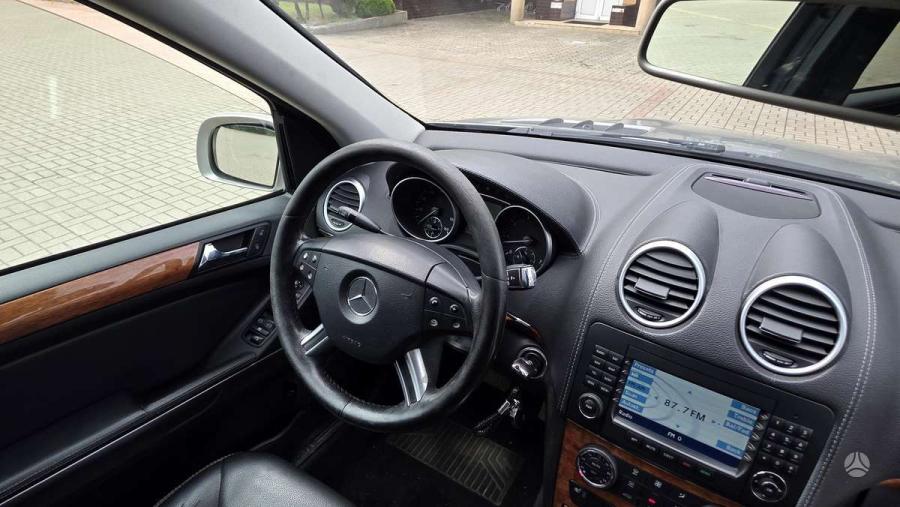 Mercedes-Benz GL 450 2007 Klaipėda, ar dzinēja tilpumu 4.70 L un nobraukumu 302 tūkst. km par 3990 €, foto 17 vietnē AUTOMOTO.COM.LV