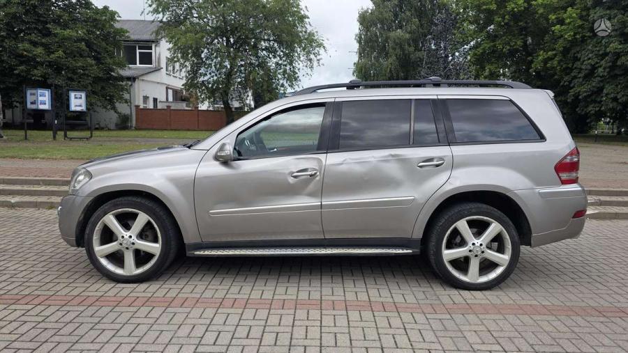 Mercedes-Benz GL 450 2007 Klaipėda, ar dzinēja tilpumu 4.70 L un nobraukumu 302 tūkst. km par 3990 €, foto 33 vietnē AUTOMOTO.COM.LV