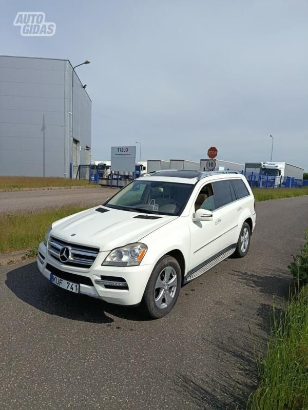 Mercedes-Benz GL 450 2011 Viļņa, ar dzinēja tilpumu 4.70 L un nobraukumu 400 tūkst. km par 6600 €, foto 3 vietnē AUTOMOTO.COM.LV
