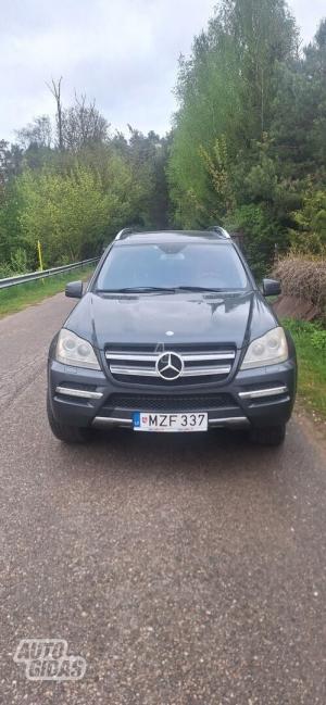 Mercedes-Benz GL 450 2012 Viļņa, ar dzinēja tilpumu 4.70 L un nobraukumu 261 tūkst. km par 10500 €, foto  vietnē AUTOMOTO.COM.LV