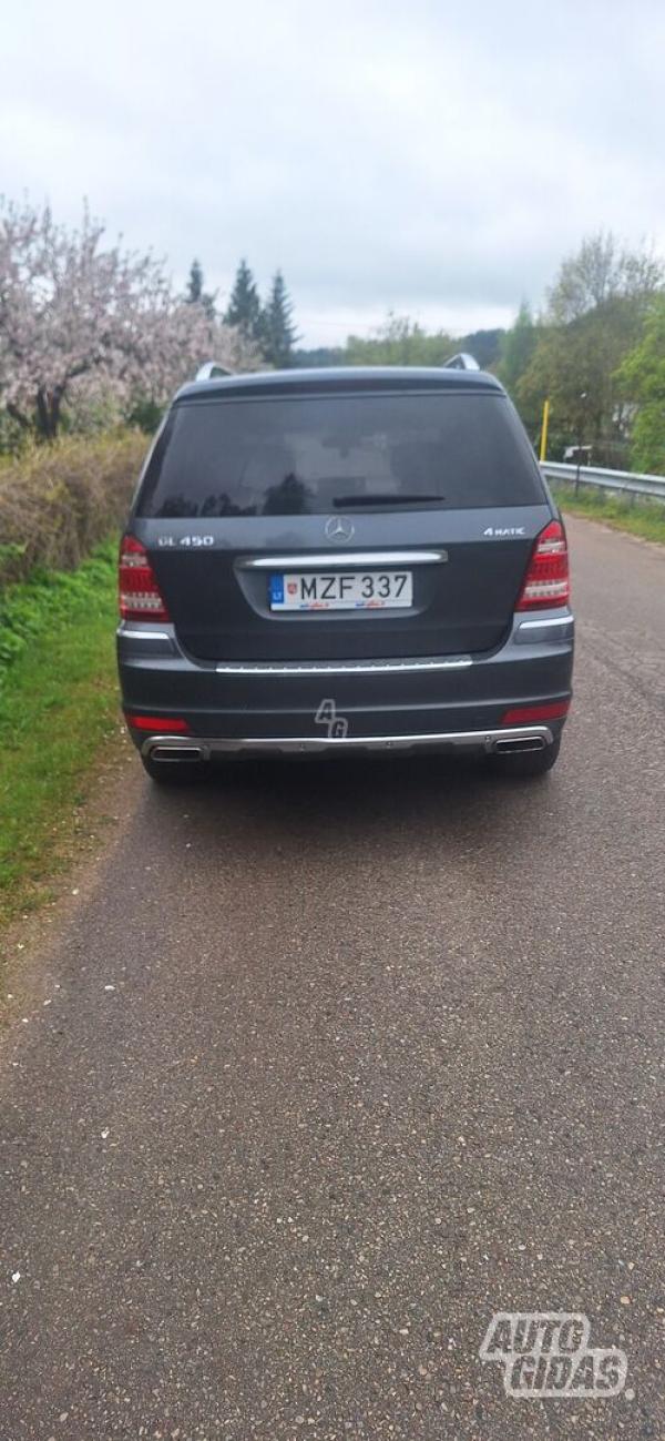 Mercedes-Benz GL 450 2012 Viļņa, ar dzinēja tilpumu 4.70 L un nobraukumu 261 tūkst. km par 10500 €, foto 4 vietnē AUTOMOTO.COM.LV