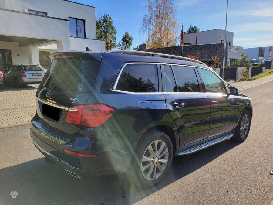 Mercedes-Benz GL 450 2013 in Vilnius, with an engine capacity of 4.66 L and mileage of 230 thousand km for 18500 €, photo 6 on AUTOMOTO.COM.LV