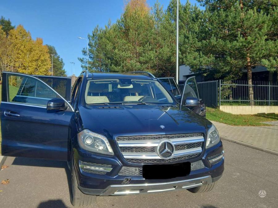 Mercedes-Benz GL 450 2013 in Vilnius, with an engine capacity of 4.66 L and mileage of 230 thousand km for 18500 €, photo 17 on AUTOMOTO.COM.LV
