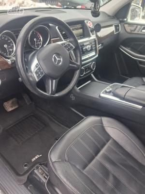 Mercedes-Benz GL 450 2014 in Vilnius, with an engine capacity of 4.70 L and mileage of 189 thousand km for 13300 €, photo 5 on AUTOMOTO.COM.LV