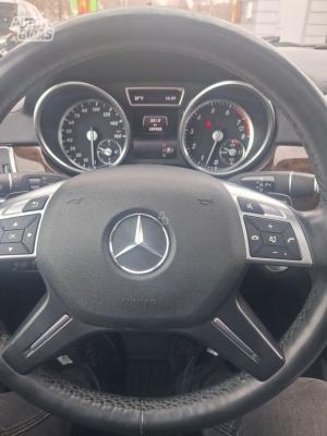 Mercedes-Benz GL 450 2014 in Vilnius, with an engine capacity of 4.70 L and mileage of 189 thousand km for 13300 €, photo 9 on AUTOMOTO.COM.LV