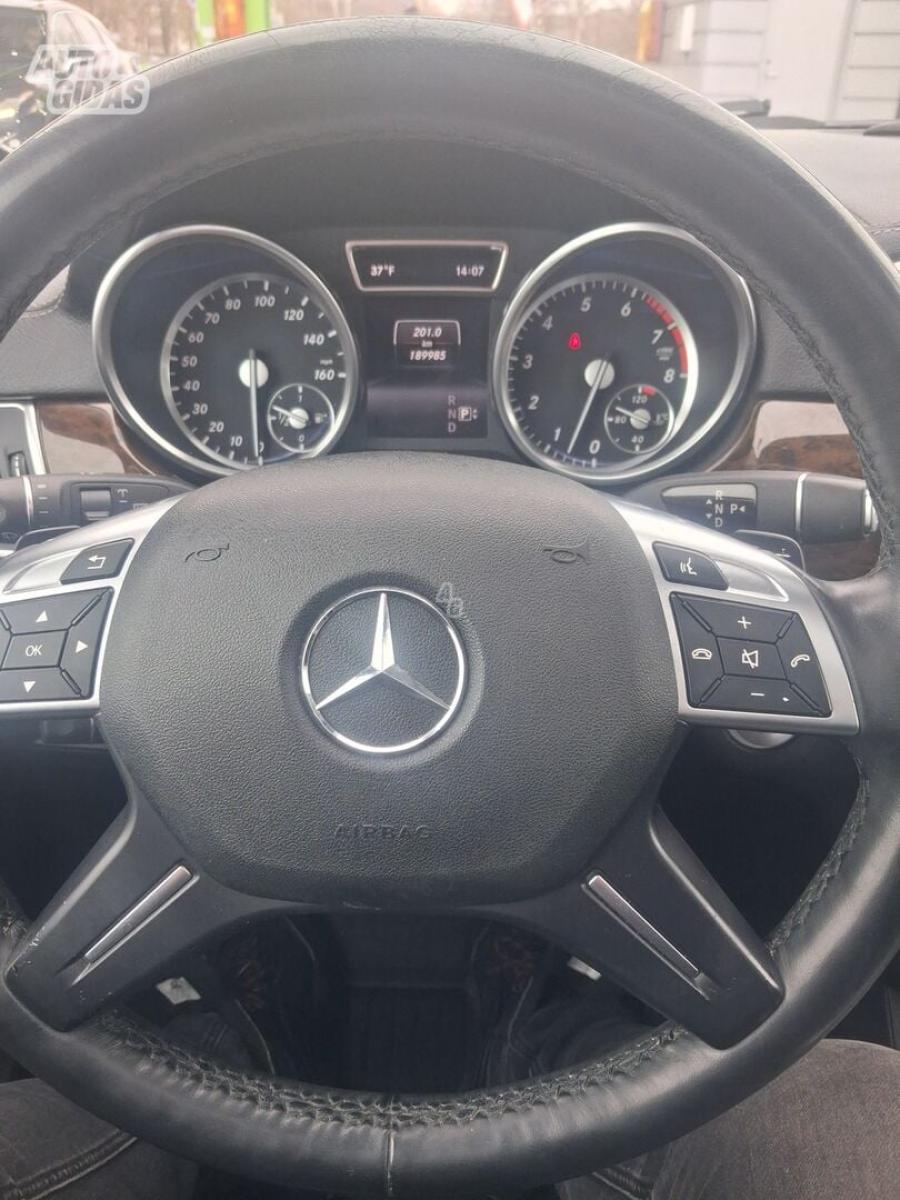 Mercedes-Benz GL 450 2014 in Vilnius, with an engine capacity of 4.70 L and mileage of 189 thousand km for 13300 €, photo 9 on AUTOMOTO.COM.LV