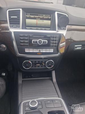 Mercedes-Benz GL 450 2014 in Vilnius, with an engine capacity of 4.70 L and mileage of 189 thousand km for 13300 €, photo 12 on AUTOMOTO.COM.LV