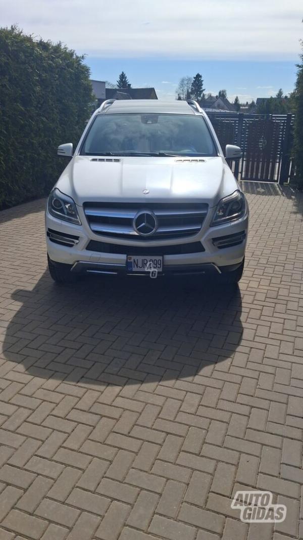 Mercedes-Benz GL 450 2014 in Vilnius, with an engine capacity of 4.70 L and mileage of 190 thousand km for 12500 €, photo 8 on AUTOMOTO.COM.LV