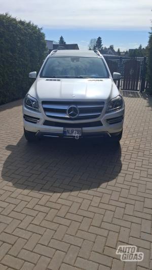 Mercedes-Benz GL 450 2014 Viļņa, ar dzinēja tilpumu 4.70 L un nobraukumu 190 tūkst. km par 12500 €, foto 9 vietnē AUTOMOTO.COM.LV