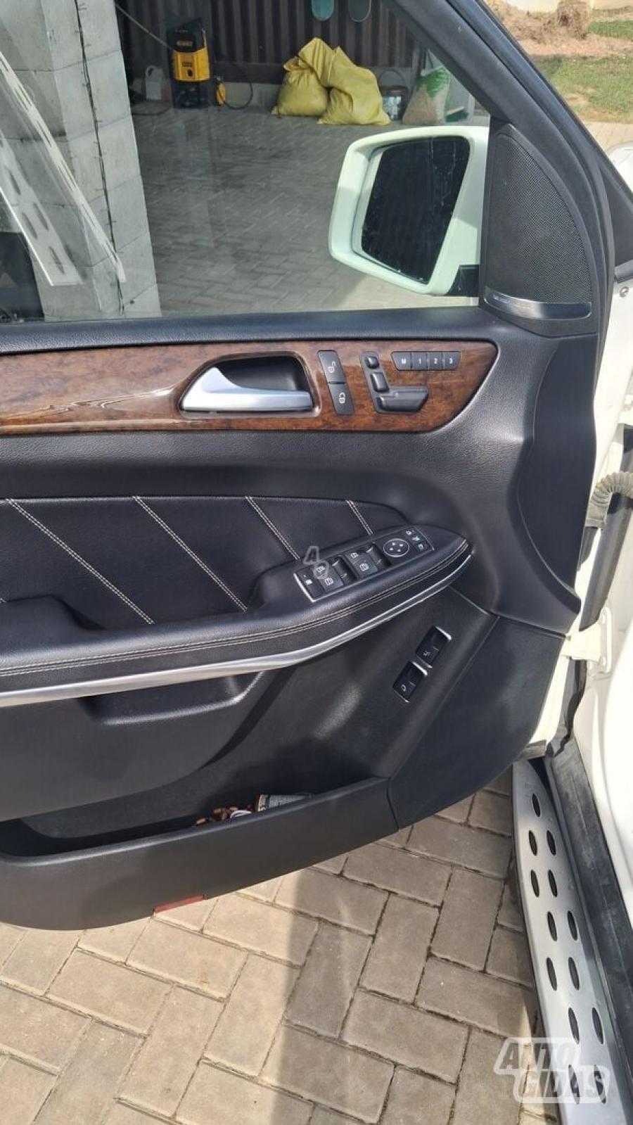 Mercedes-Benz GL 450 2014 Viļņa, ar dzinēja tilpumu 4.70 L un nobraukumu 190 tūkst. km par 12500 €, foto 24 vietnē AUTOMOTO.COM.LV