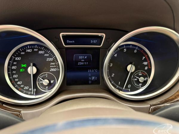 Mercedes-Benz GL 450 2014 in Vilnius, with an engine capacity of 4.66 L and mileage of 226 thousand km for 19600 €, photo 5 on AUTOMOTO.COM.LV