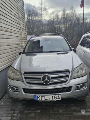 Pelēks Mercedes-Benz GL 450 2007 Kauņa, ar dzinēja tilpumu 4.70 L un nobraukumu 350 tūkst. km par 5500 €, foto  vietnē AUTOMOTO.COM.LV