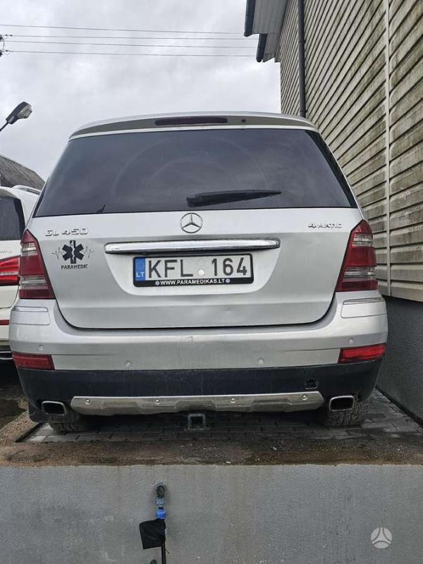 Pelēks Mercedes-Benz GL 450 2007 Kauņa, ar dzinēja tilpumu 4.70 L un nobraukumu 350 tūkst. km par 5500 €, foto 4 vietnē AUTOMOTO.COM.LV
