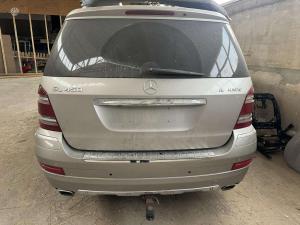 Pelēks Mercedes-Benz GL 450 2008 Mažeikiai, ar dzinēja tilpumu 4.70 L un nobraukumu 250 tūkst. km par 2300 €, foto 3 vietnē AUTOMOTO.COM.LV