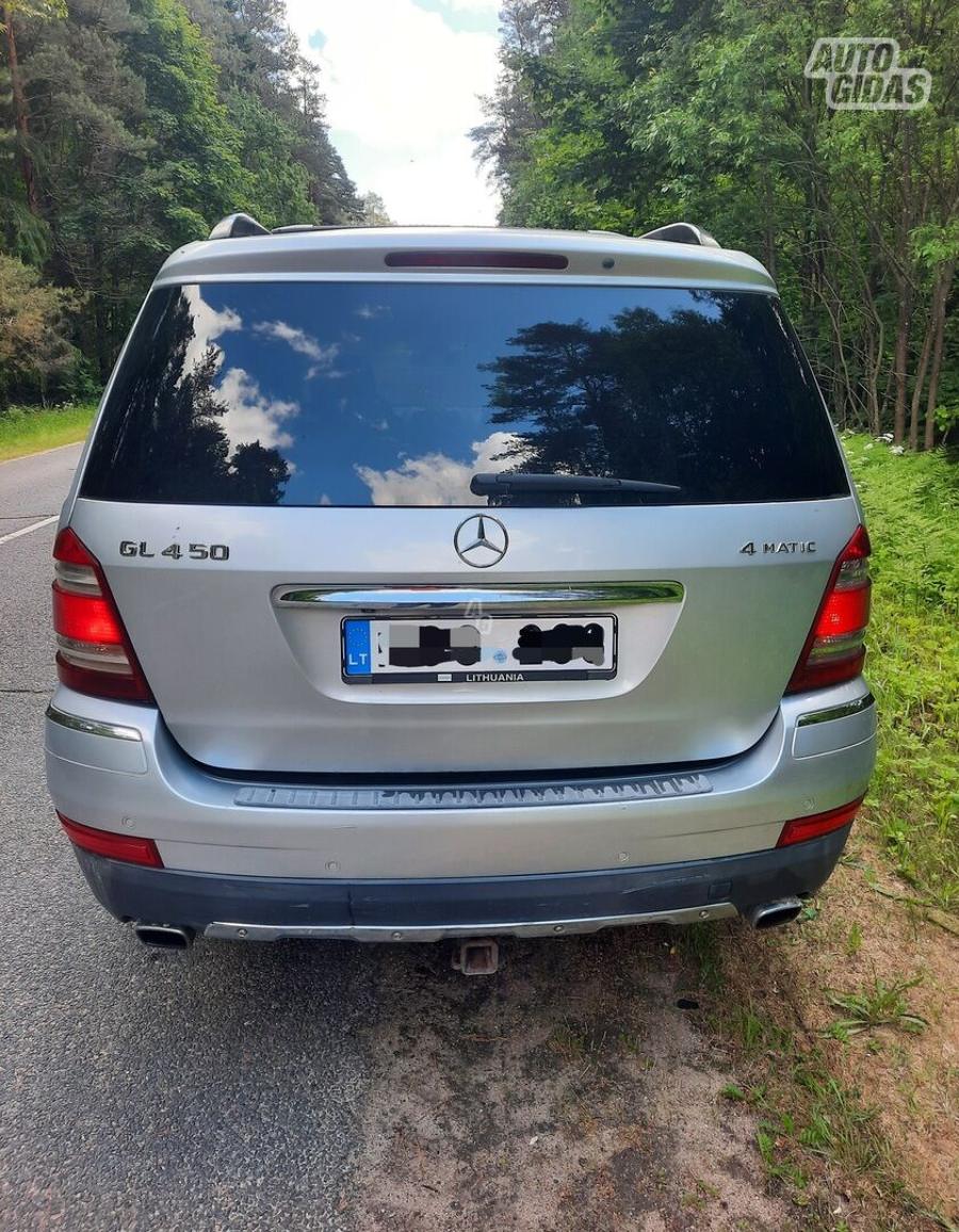 Grey Mercedes-Benz GL 450 2008 in Vilnius, with an engine capacity of 4.70 L and mileage of 221 thousand km for 4200 €, photo 3 on AUTOMOTO.COM.LV