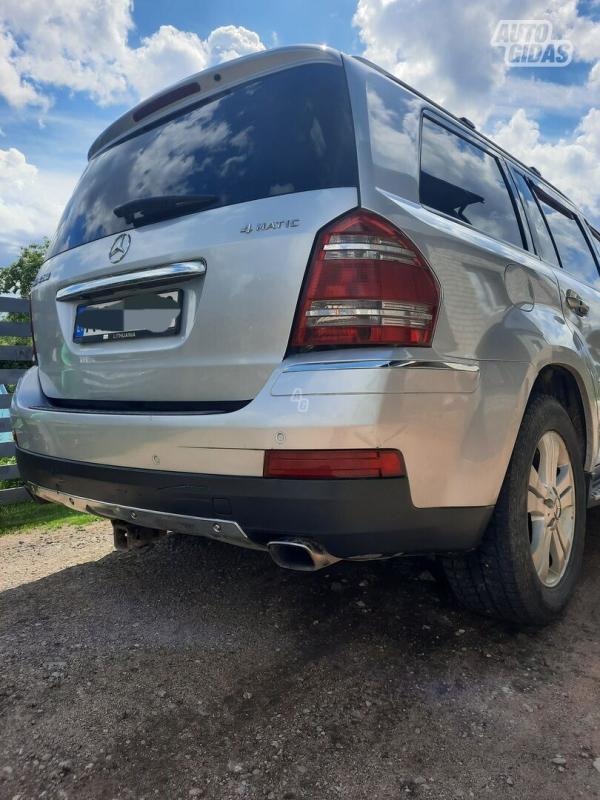 Grey Mercedes-Benz GL 450 2008 in Vilnius, with an engine capacity of 4.70 L and mileage of 221 thousand km for 4200 €, photo 3 on AUTOMOTO.COM.LV