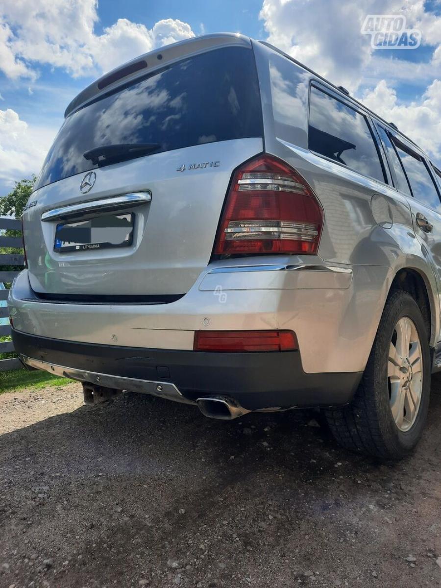 Grey Mercedes-Benz GL 450 2008 in Vilnius, with an engine capacity of 4.70 L and mileage of 221 thousand km for 4200 €, photo 4 on AUTOMOTO.COM.LV