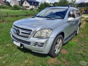 Grey Mercedes-Benz GL 450 2008 in Vilnius, with an engine capacity of 4.70 L and mileage of 221 thousand km for 4200 €, photo 5 on AUTOMOTO.COM.LV