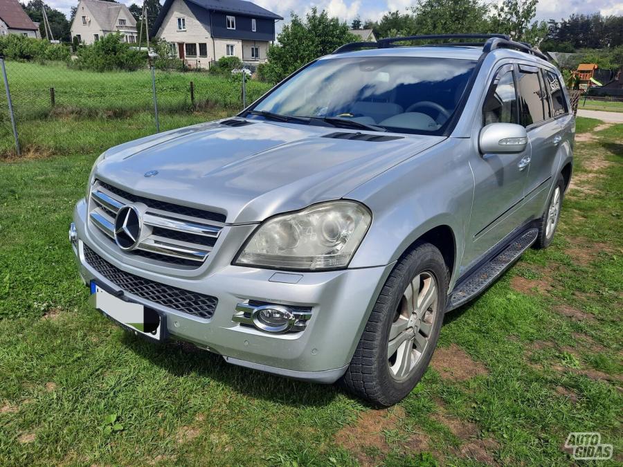 Grey Mercedes-Benz GL 450 2008 in Vilnius, with an engine capacity of 4.70 L and mileage of 221 thousand km for 4200 €, photo 5 on AUTOMOTO.COM.LV