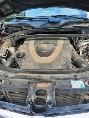 Grey Mercedes-Benz GL 450 2008 in Vilnius, with an engine capacity of 4.70 L and mileage of 221 thousand km for 4200 €, photo 8 on AUTOMOTO.COM.LV