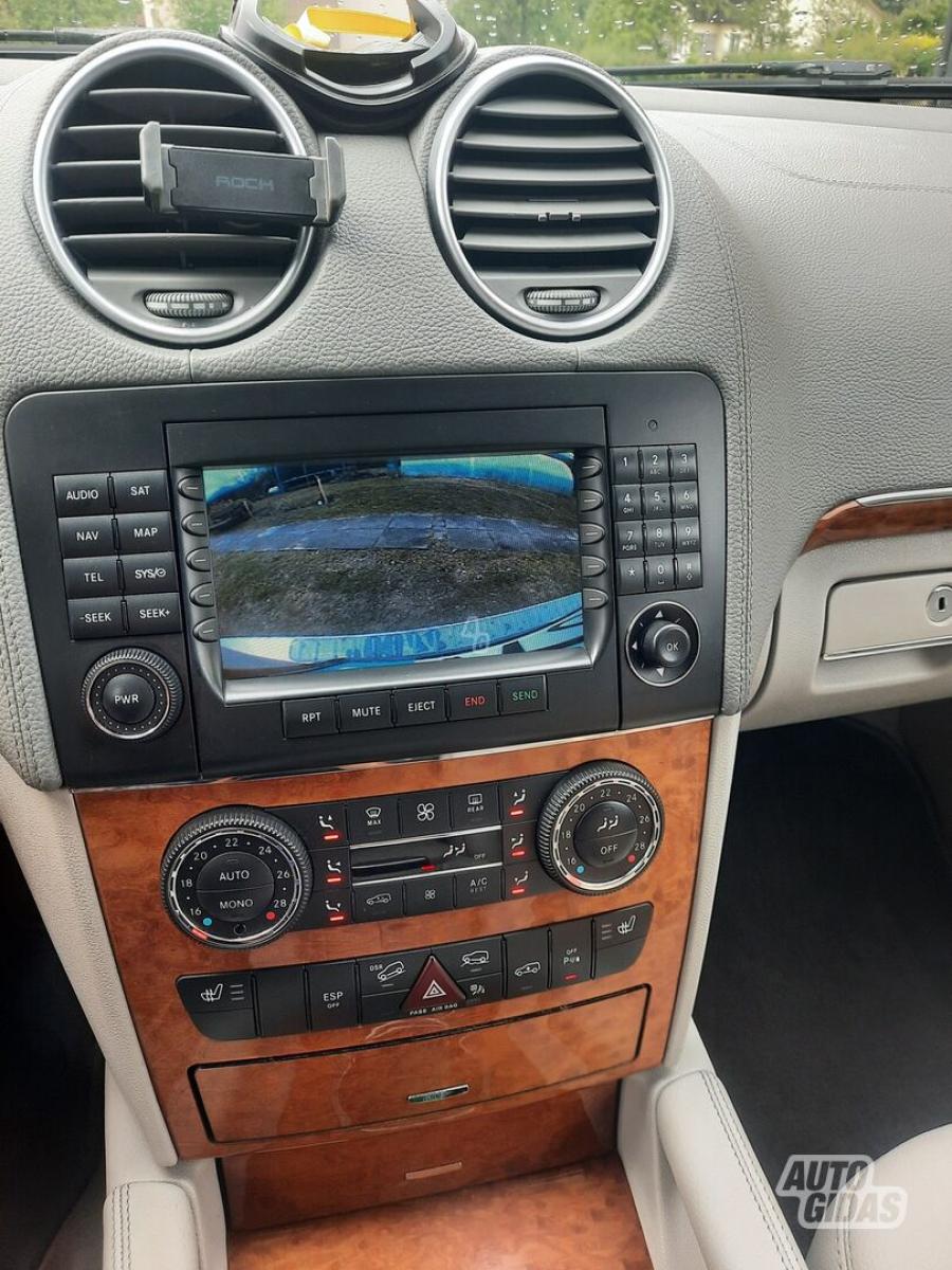 Grey Mercedes-Benz GL 450 2008 in Vilnius, with an engine capacity of 4.70 L and mileage of 221 thousand km for 4200 €, photo 11 on AUTOMOTO.COM.LV