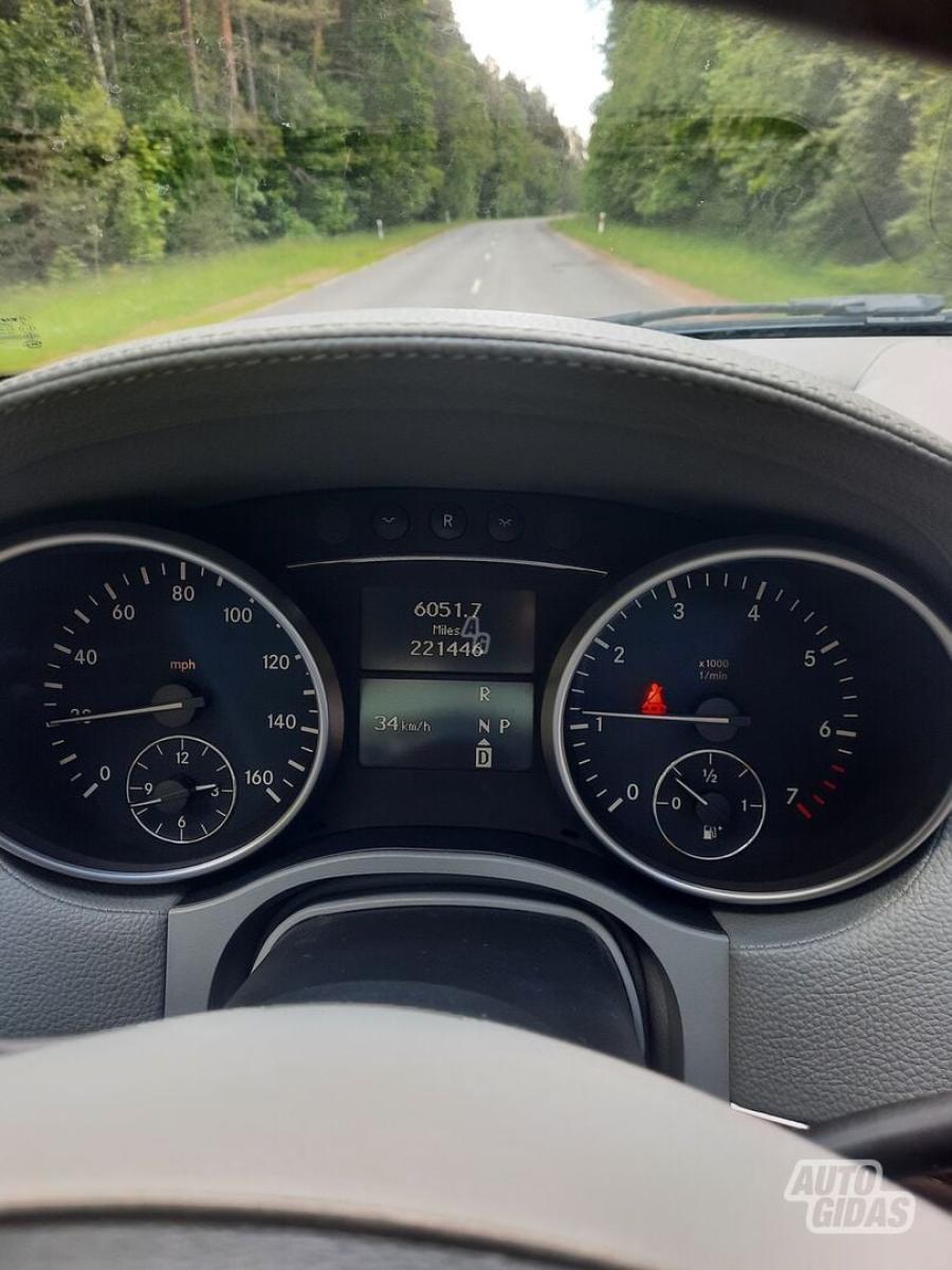 Grey Mercedes-Benz GL 450 2008 in Vilnius, with an engine capacity of 4.70 L and mileage of 221 thousand km for 4200 €, photo 12 on AUTOMOTO.COM.LV