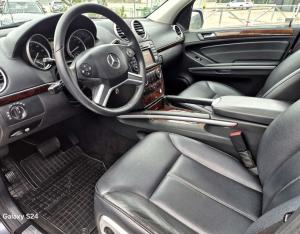 Grey Mercedes-Benz GL 450 2010 in Siauliai, with an engine capacity of 4.70 L and mileage of 310 thousand km for 6800 €, photo 11 on AUTOMOTO.COM.LV