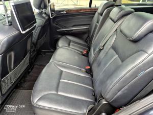 Grey Mercedes-Benz GL 450 2010 in Siauliai, with an engine capacity of 4.70 L and mileage of 310 thousand km for 6800 €, photo 17 on AUTOMOTO.COM.LV