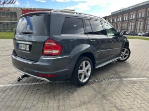 Grey Mercedes-Benz GL 450 2010 in Riga, with an engine capacity of 4.70 L and mileage of 305 thousand km for 7444 €, photo 6 on AUTOMOTO.COM.LV