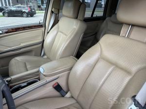 Grey Mercedes-Benz GL 450 2010 in Riga, with an engine capacity of 4.70 L and mileage of 305 thousand km for 7444 €, photo 9 on AUTOMOTO.COM.LV