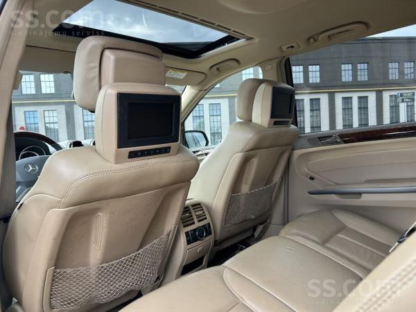 Pelēks Mercedes-Benz GL 450 2010 Rīga, ar dzinēja tilpumu 4.70 L un nobraukumu 305 tūkst. km par 7444 €, foto 9 vietnē AUTOMOTO.COM.LV