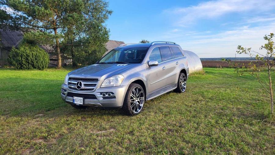 Grey Mercedes-Benz GL 450 2010 in Sirvintos, with an engine capacity of 5.50 L and mileage of 212 thousand km for 6500 €, photo 1 on AUTOMOTO.COM.LV