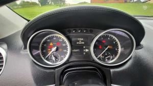 Grey Mercedes-Benz GL 450 2010 in Sirvintos, with an engine capacity of 5.50 L and mileage of 212 thousand km for 6500 €, photo 7 on AUTOMOTO.COM.LV